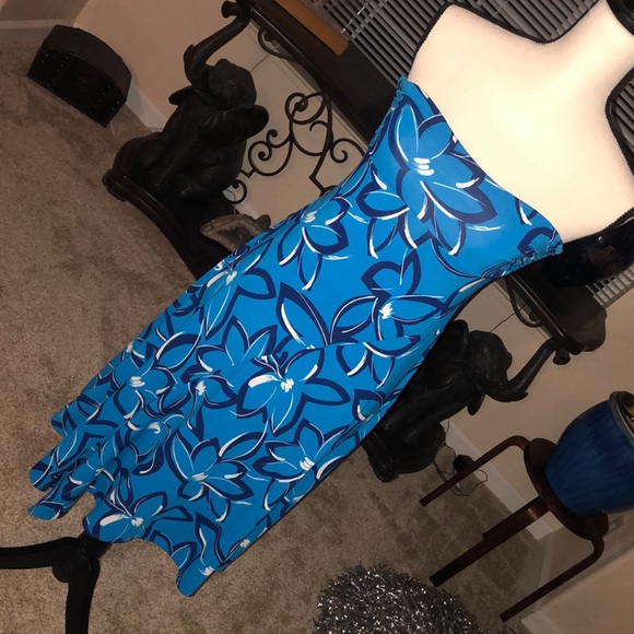BCBGMaxAzria | Dresses | Bcbg Maxazria Blue Flower Tube Top Dress ...